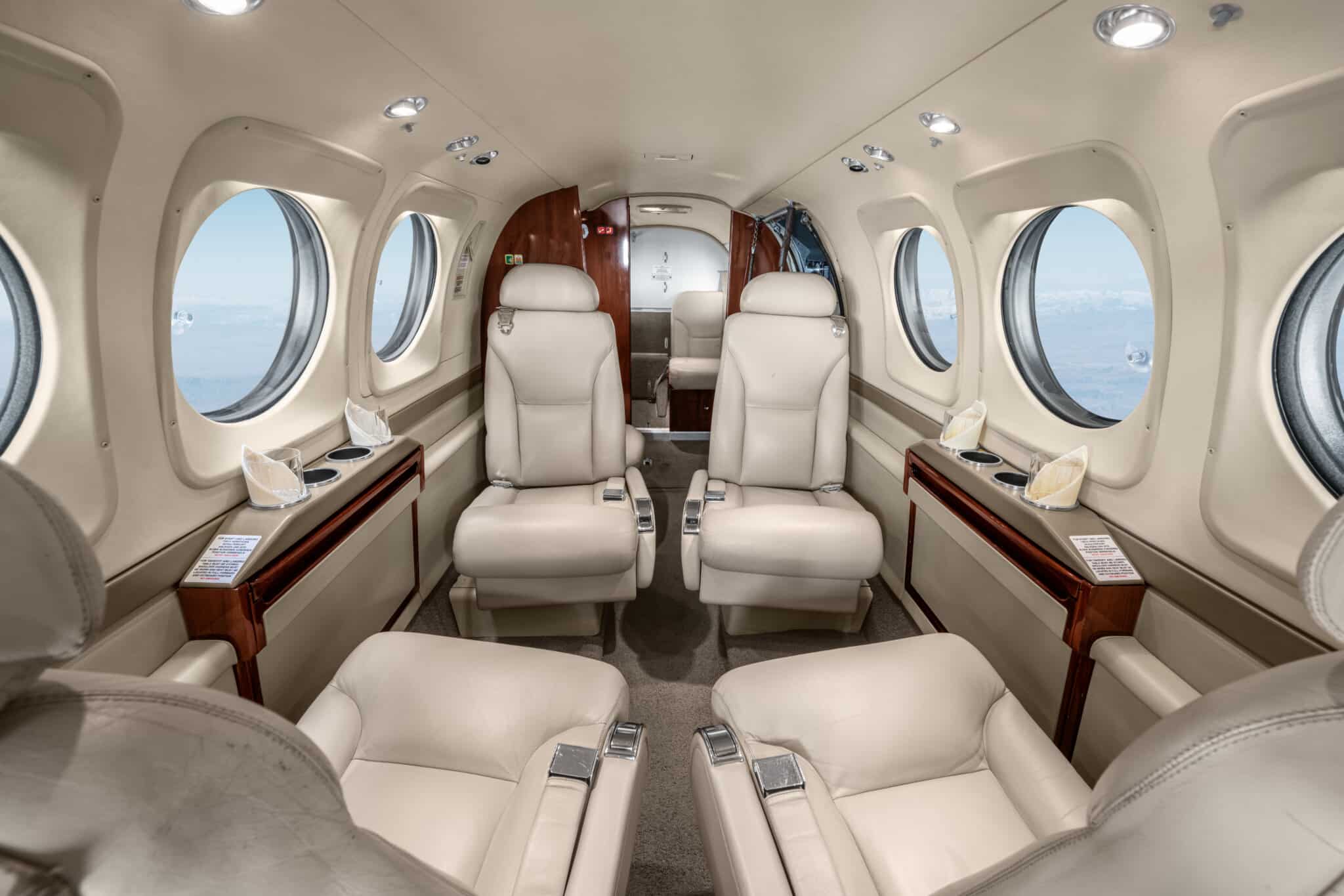 Private Charter Flight EN - E-Aviation